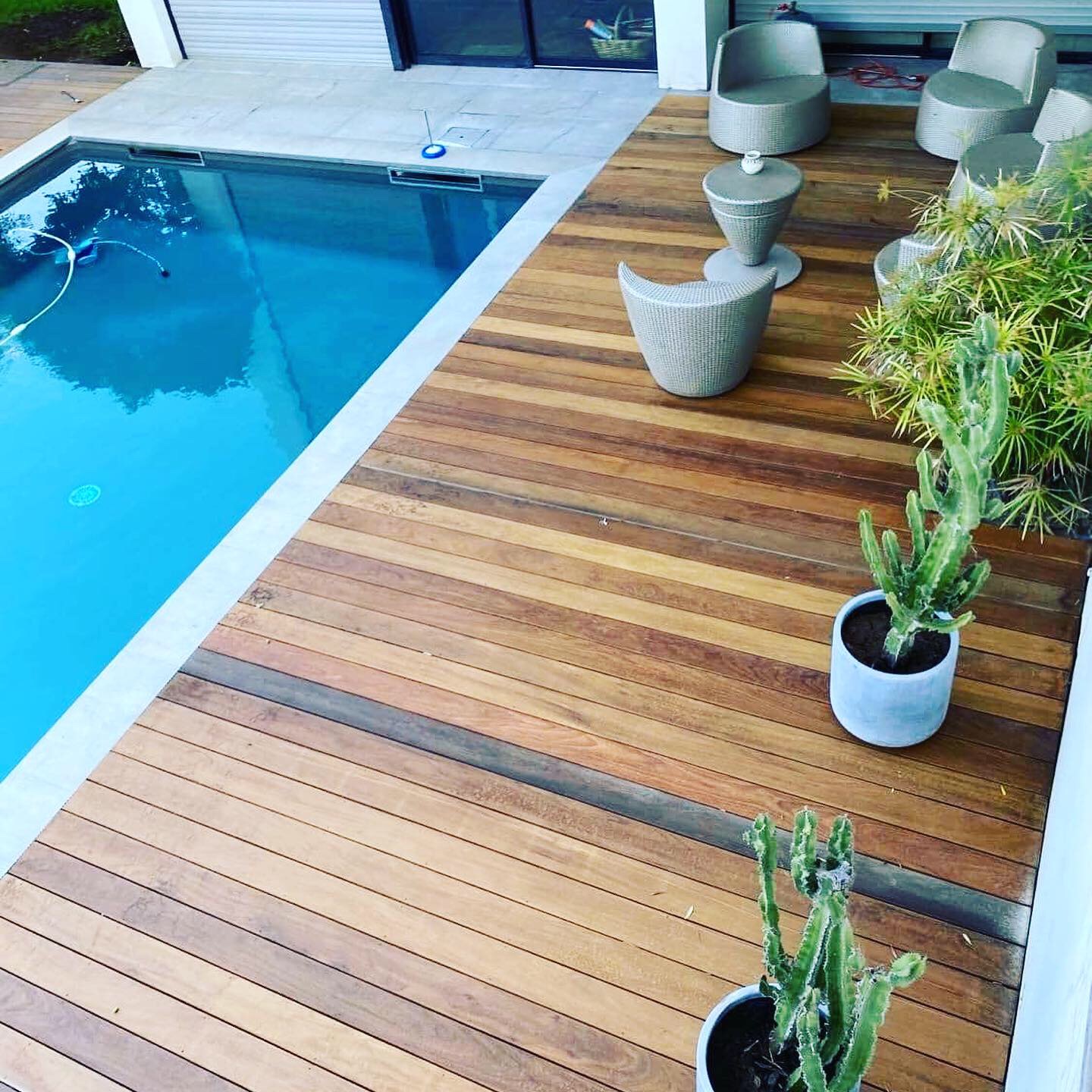 Terrasse et piscine : Comment les associer pour un espace extérieur ...